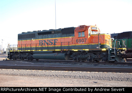BNSF SD40-2 6907